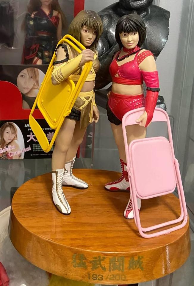 Mima Shimoda & Etsuko Mita [Las Cachorras Orientales] Statue – Wrestling Figure Database
